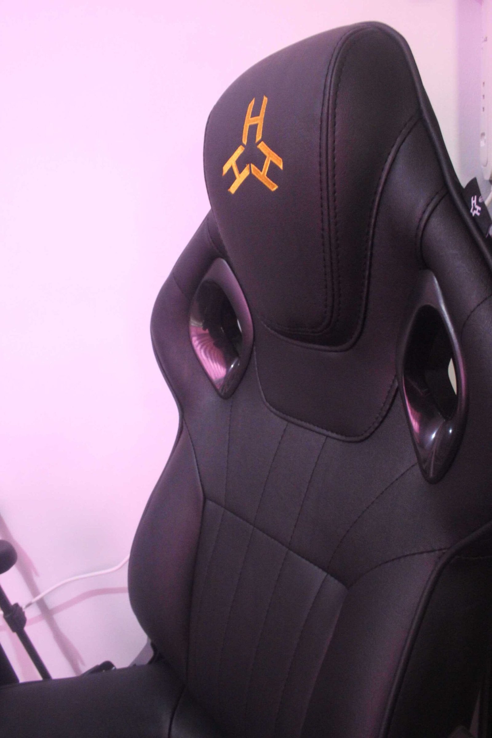 Rakk Casap Elite Black Review: Bang for the buck gaming chair ...